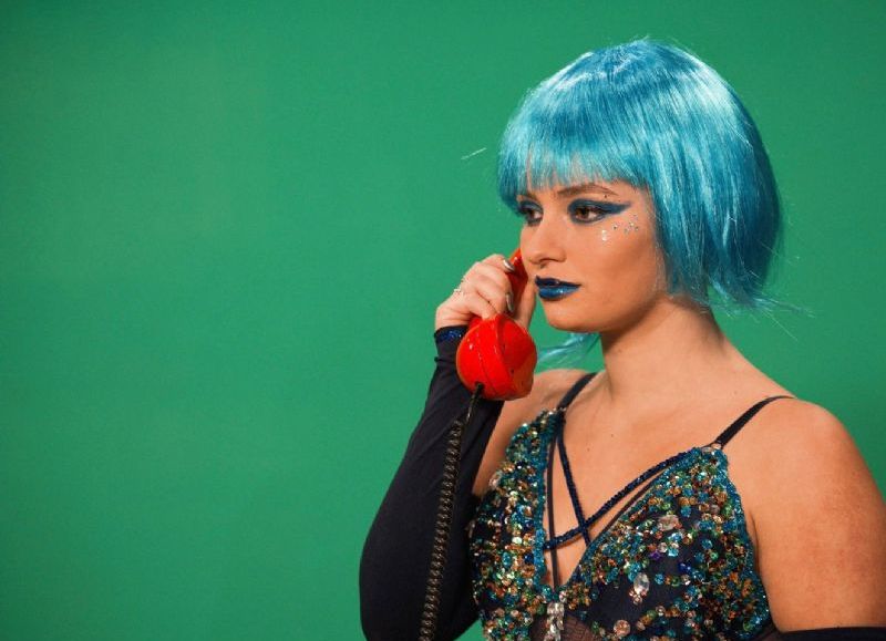 VIDEO | La cantante SEREENA presentó su nueva canción "Otra dimensión"